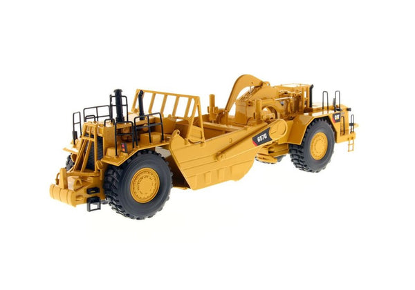 Diecast Masters Cat 657G Wheel Tractor Scraper - 85175c – GTA Diecast